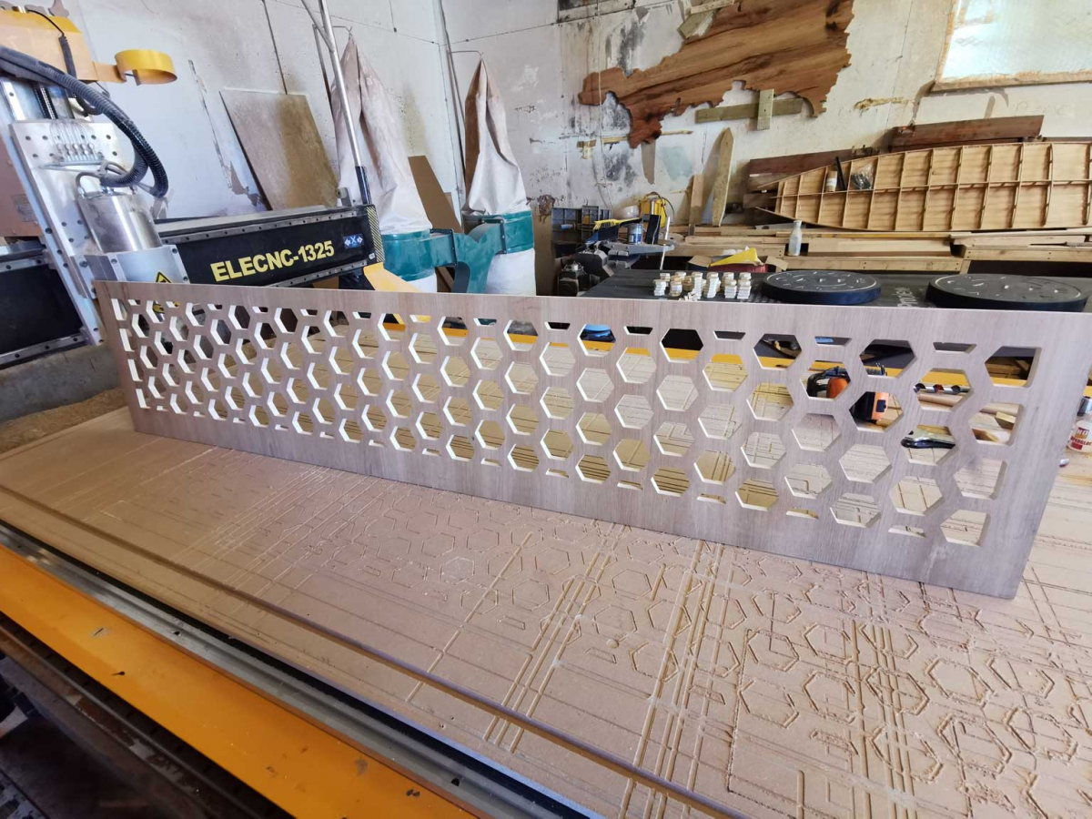 Hexagonal Van Panel - Bodmin, Cornwall - Kernow Coast Carpentry
